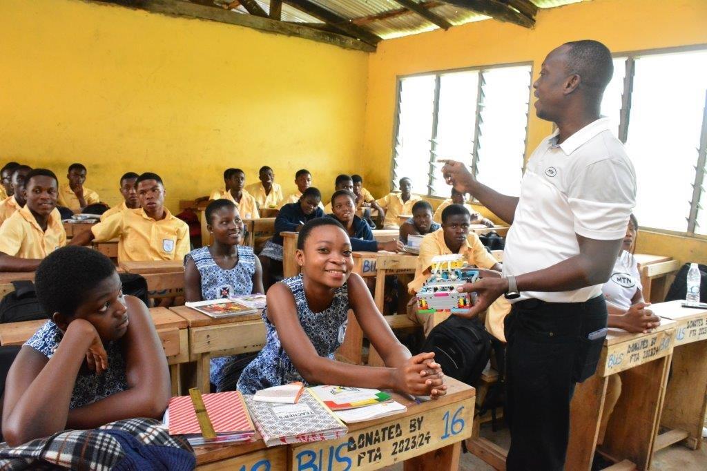25 Senior High Schools benefit from MTN Y’ELLO Care | TechFocus24